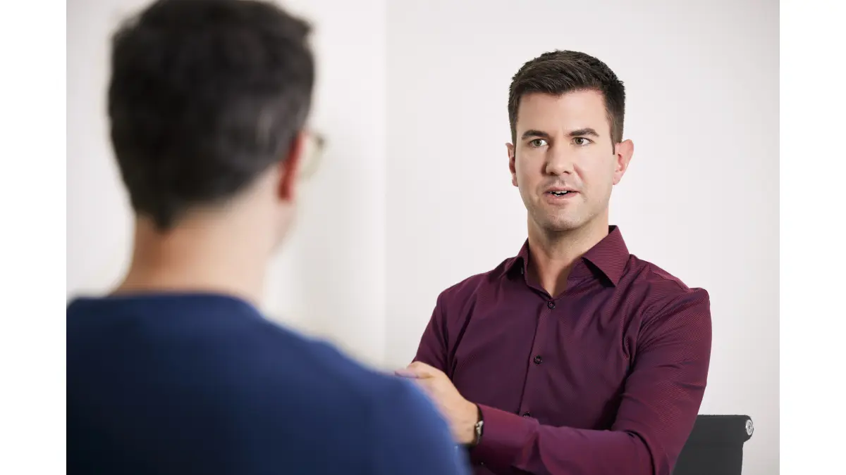 Künstliche Intelligenz in der Cybersicherheit: Schutzschild und Risiko zugleich – Interview mit ...